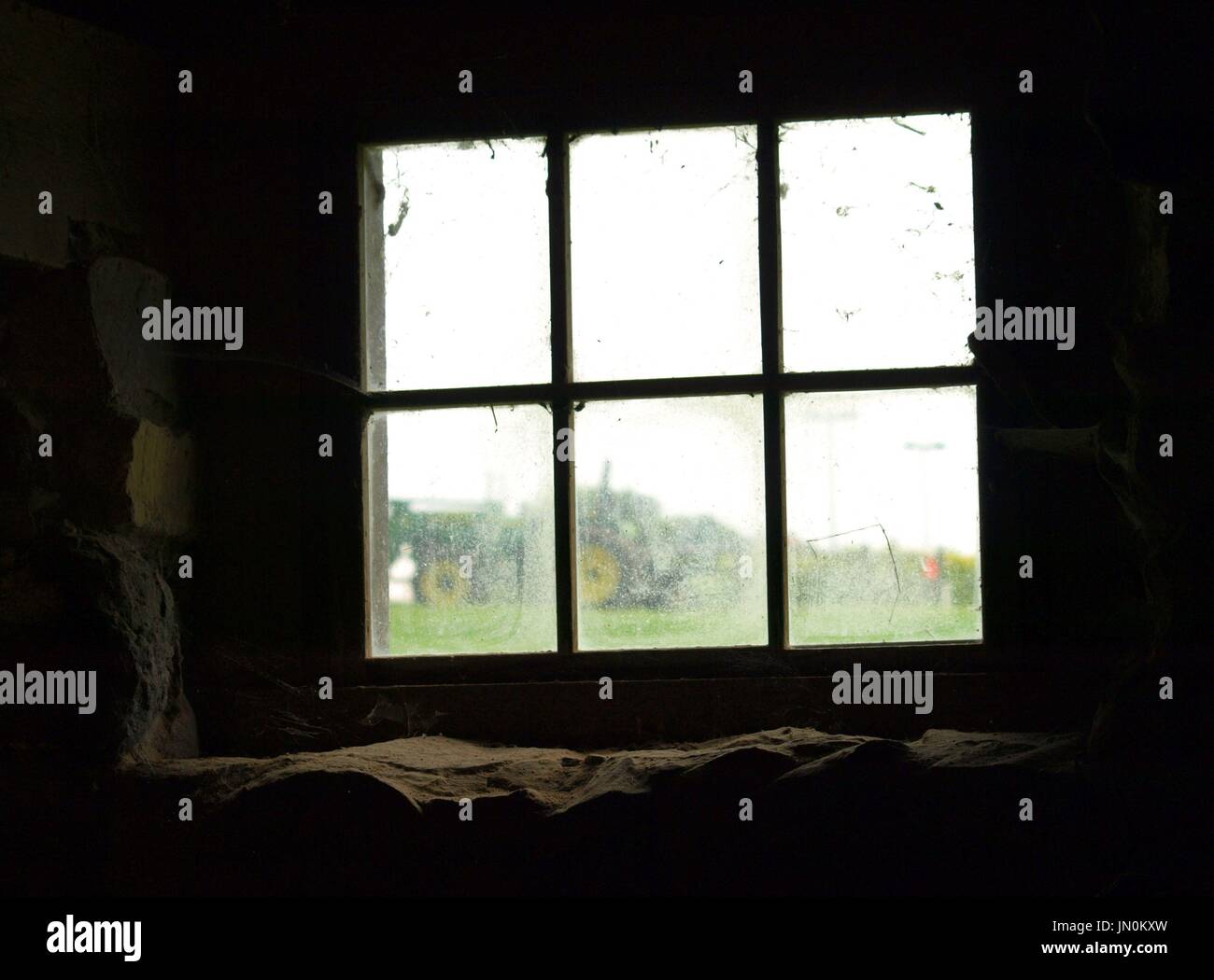 Farm Barn Tractor Stock Photos & Farm Barn Tractor Stock Images - Alamy