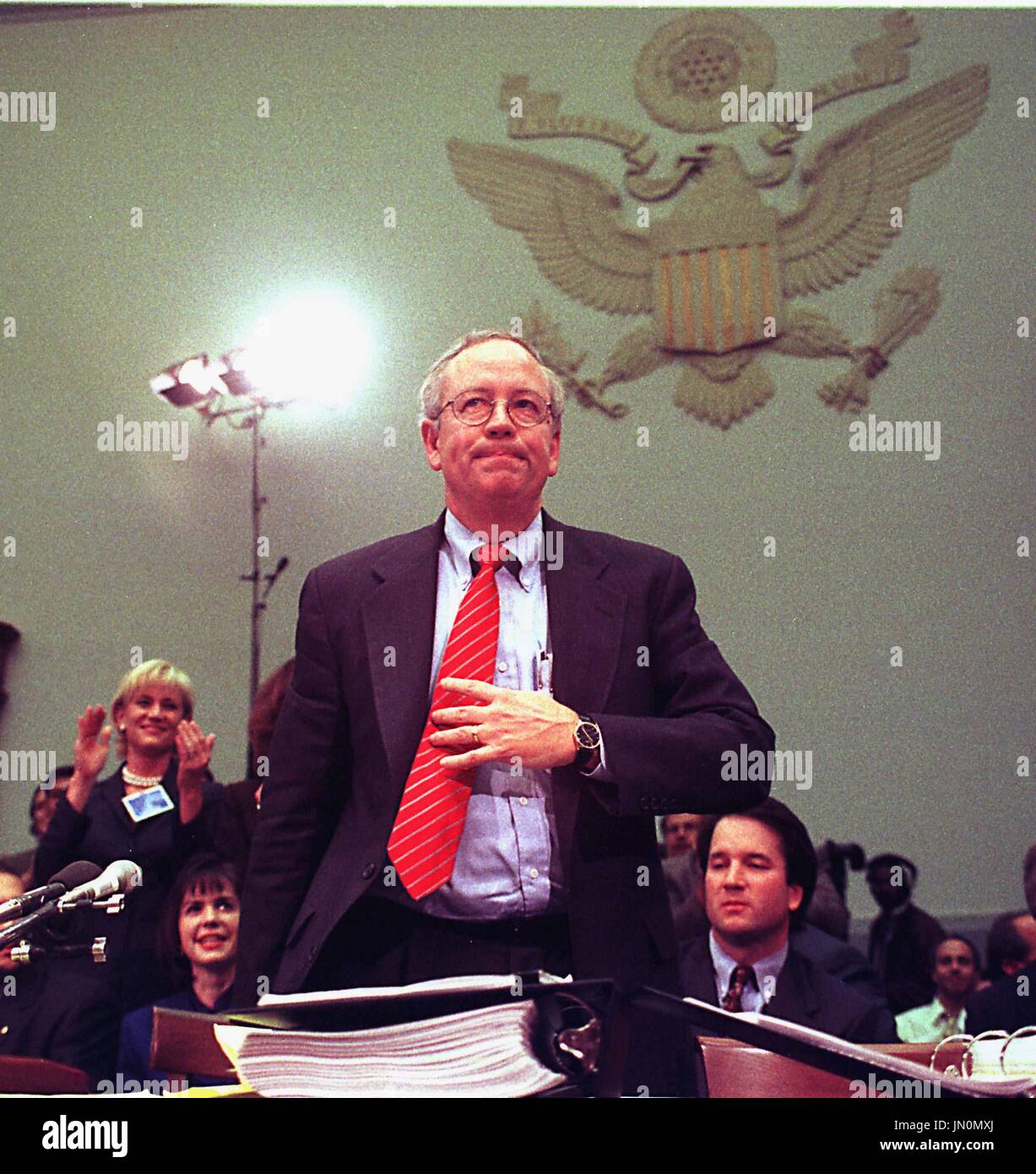 Special Prosecutor Kenneth Starr enjoys applause after completing his ...