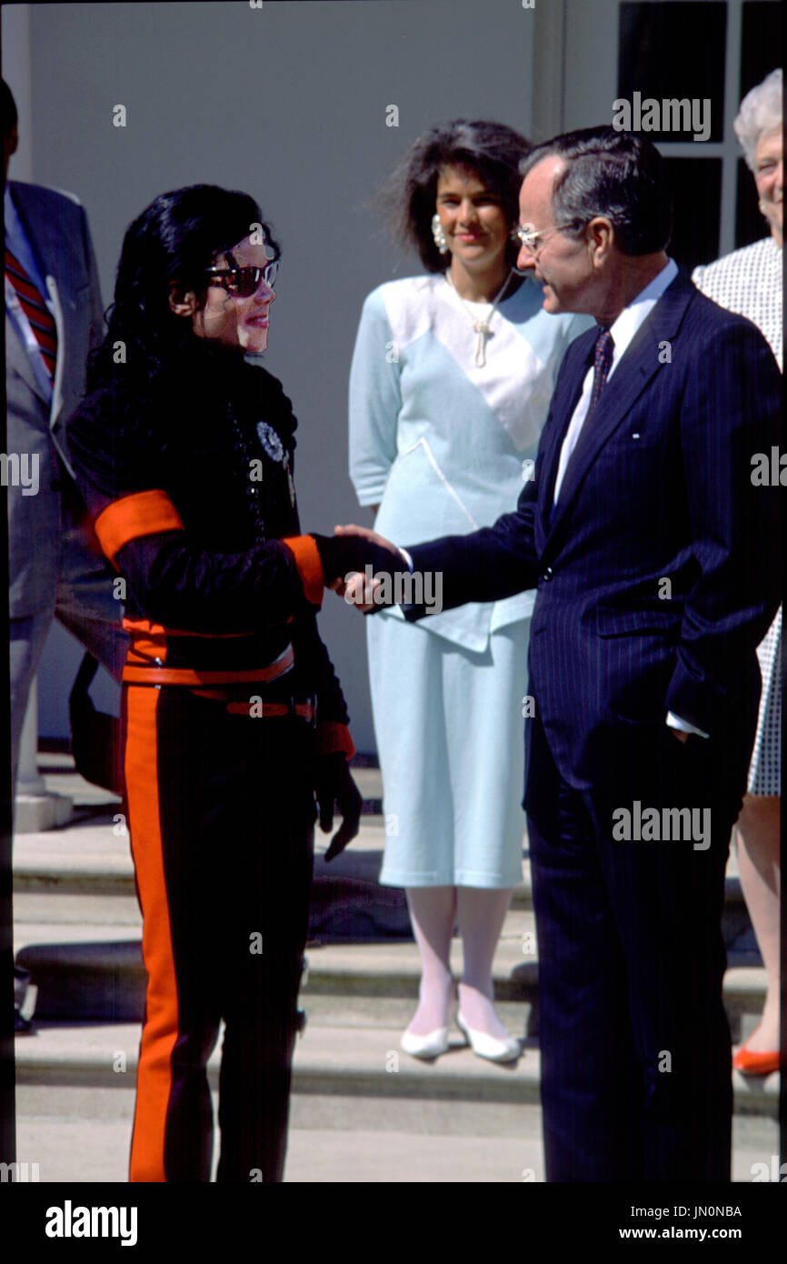Michael Jackson and United States President George H.W. Bush shake ...