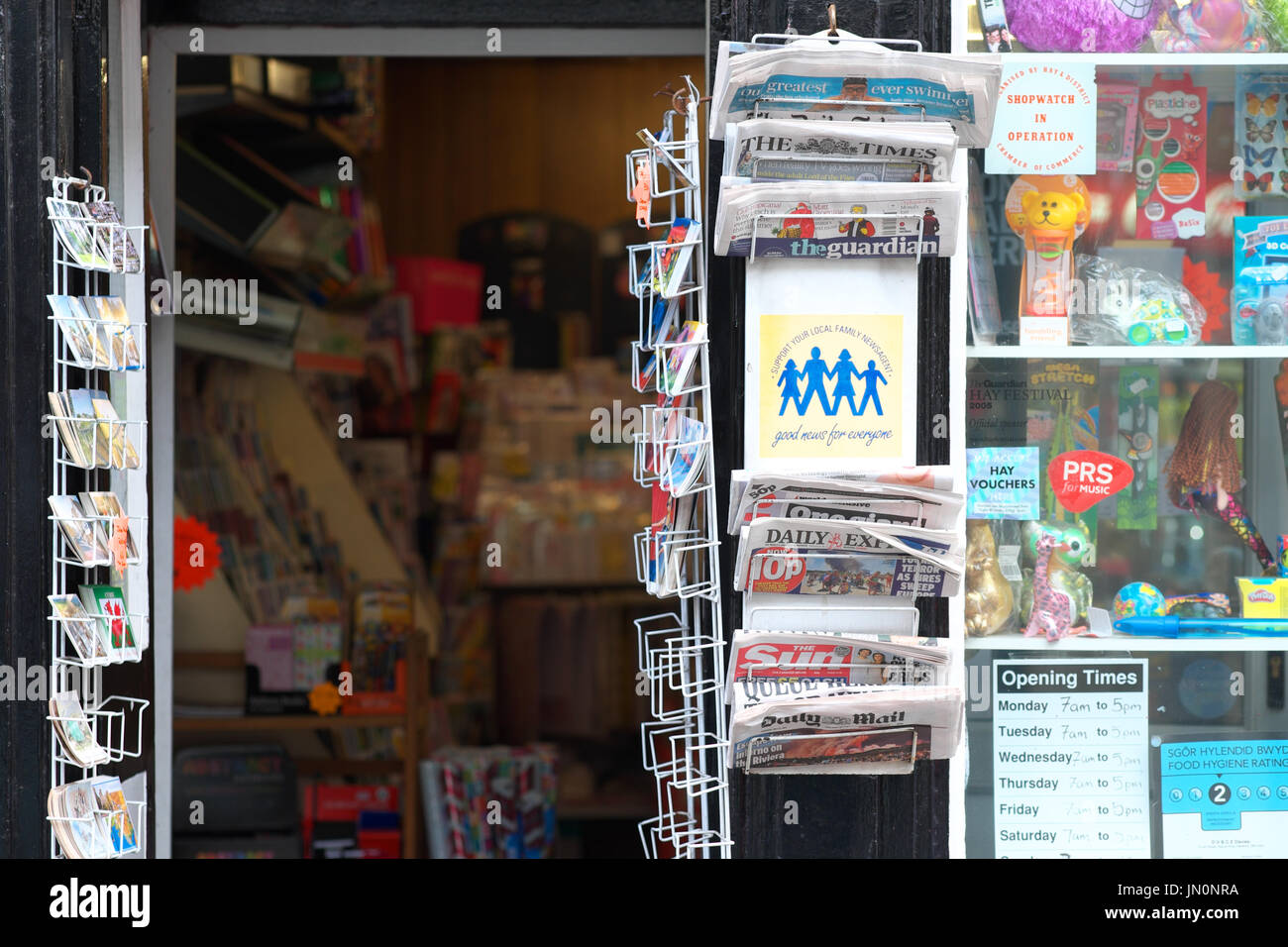 Local shopfront shop hi-res stock photography and images - Alamy