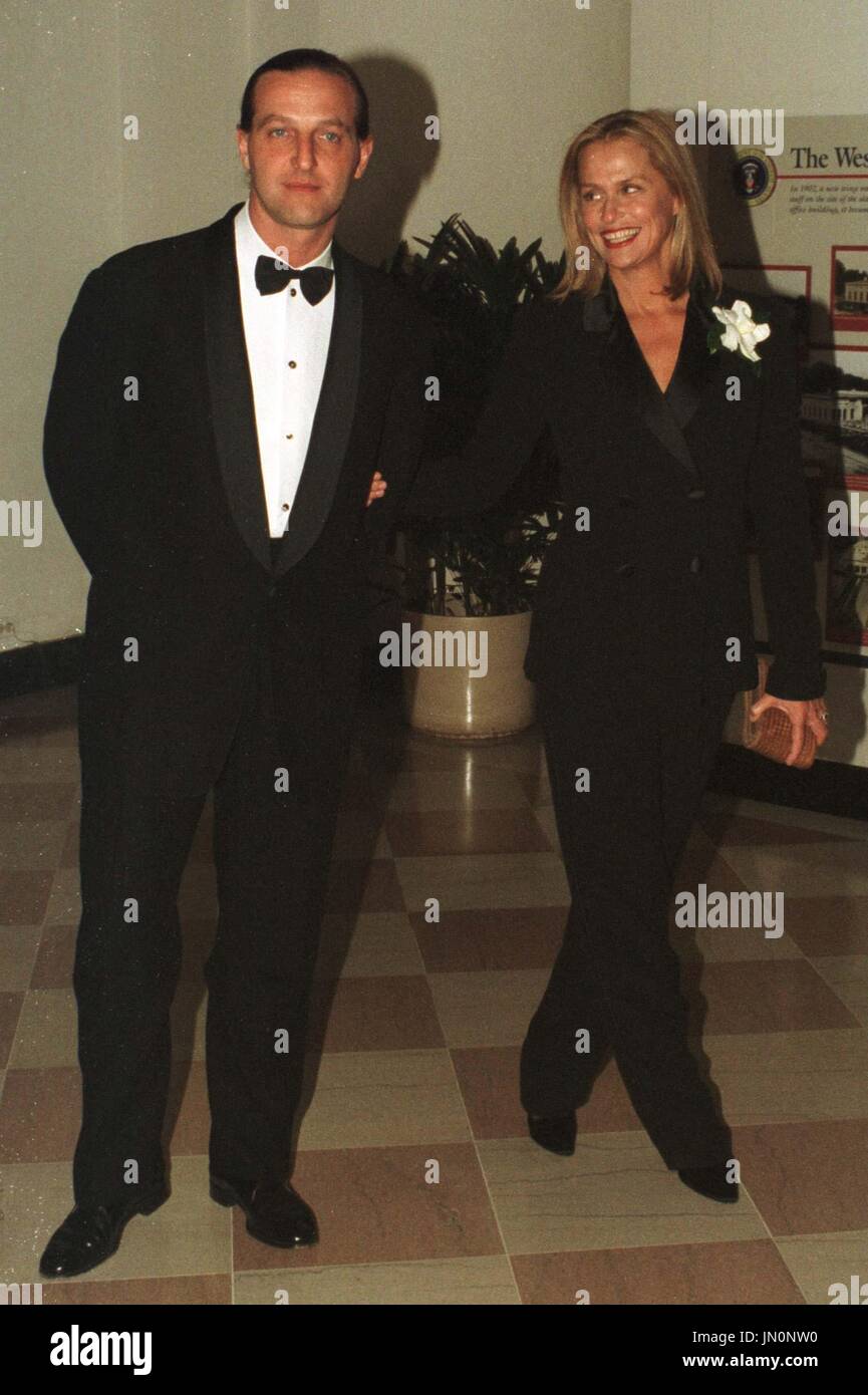 Lauren Hutton and Luca Babini arrive at The White House in Washington, D.C. for a dinner in ...