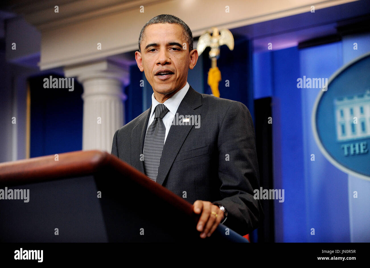 United States President Barack Obama delivers a statement after meeting ...