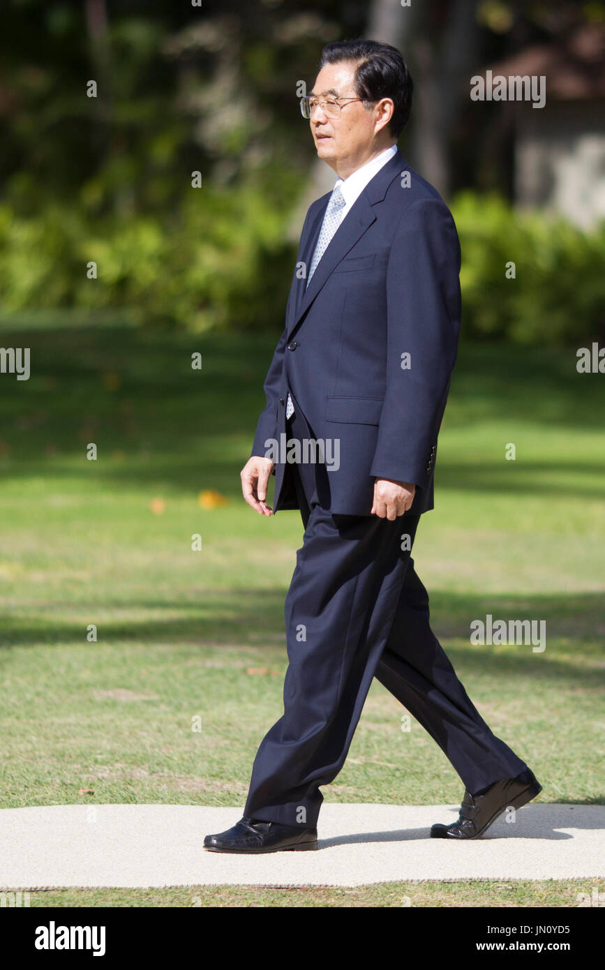 President Hu Jintao of China walks to participate in the "family photo ...