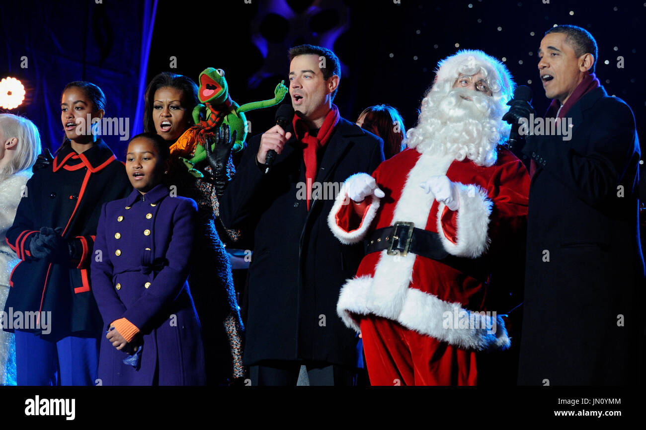 United States President Barack Obama, the First Family, Santa Claus and ...