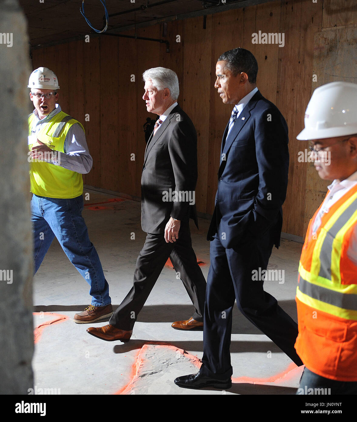 United States President Barack Obama and former U.S. President Bill ...