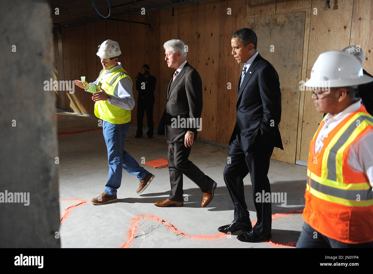 United States President Barack Obama and former U.S. President Bill ...