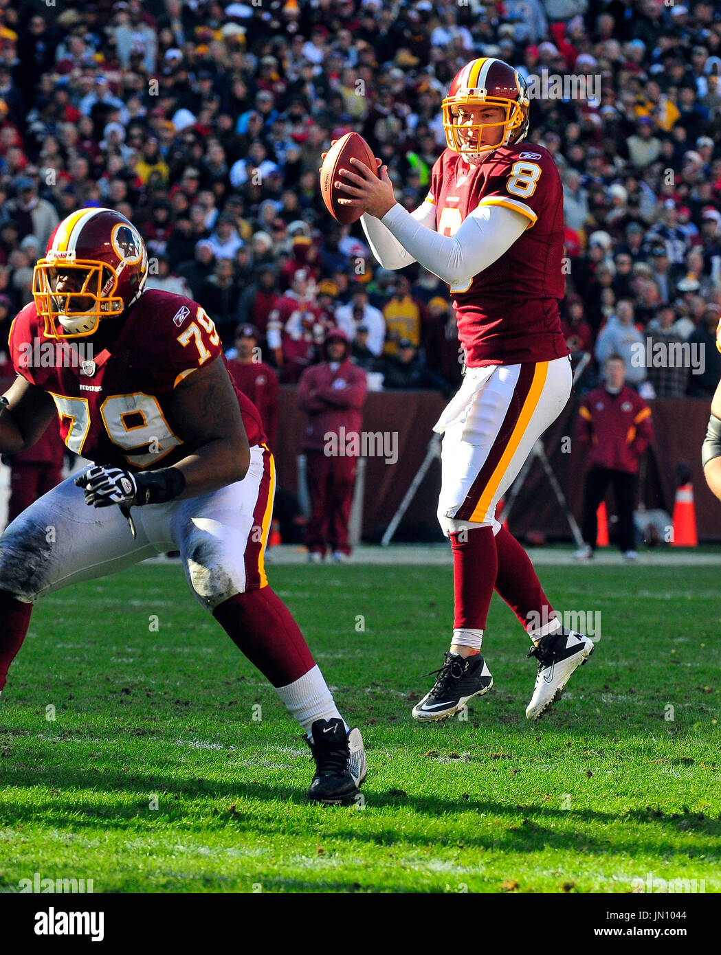 Washington Redskins quarterback Rex Grossman (8) jumps to receive the ...