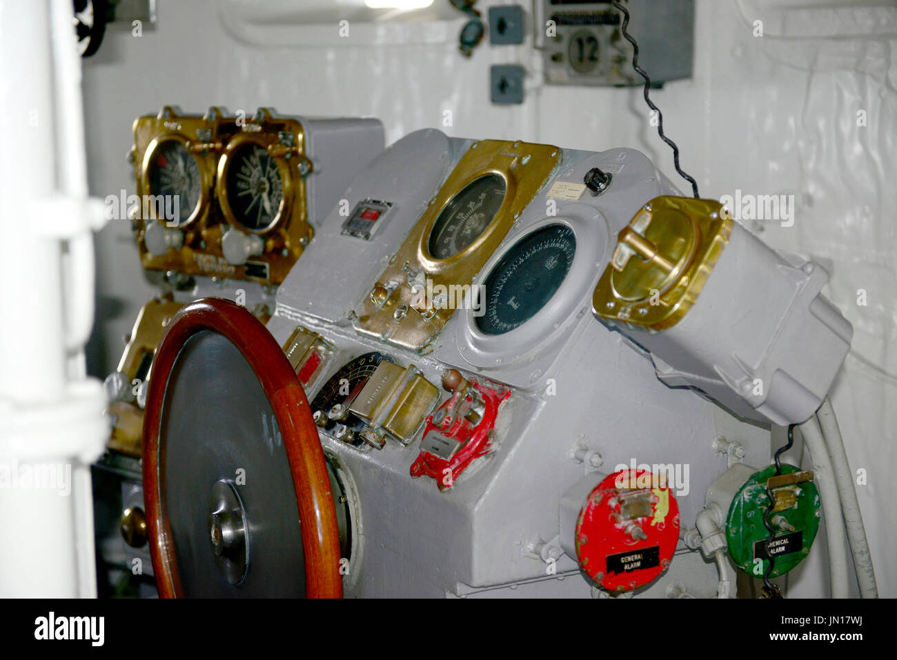 "Flying Bridge" of the Battleship USS Missouri in Pearl Harbor, Hawaii ...