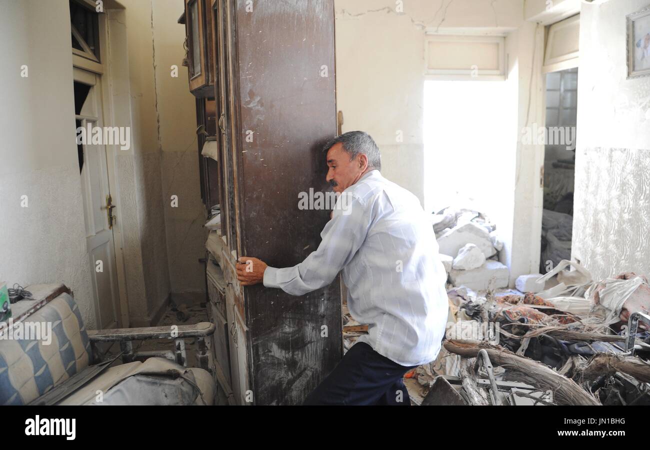 Seven aside hi-res stock photography and images - Alamy