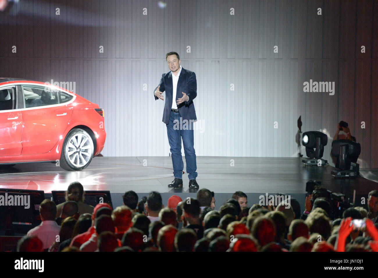 Tesla model 3 presentation store