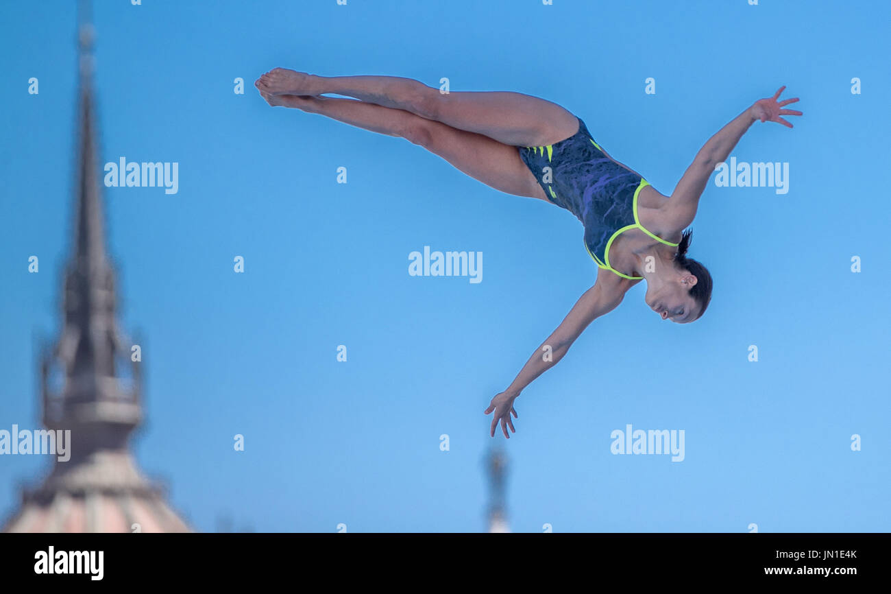 Womens 20m high diving hi-res stock photography and images - Alamy