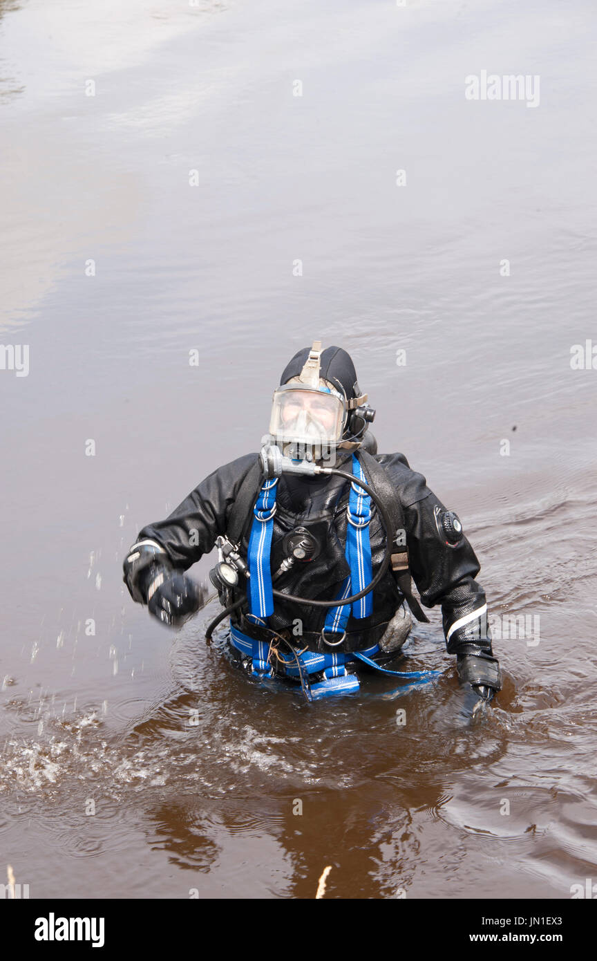 Underwater search unit hi-res stock photography and images - Alamy