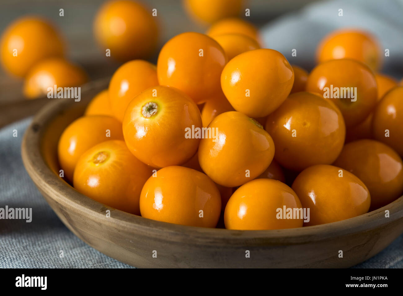 Golden berries hi-res stock photography and images - Alamy