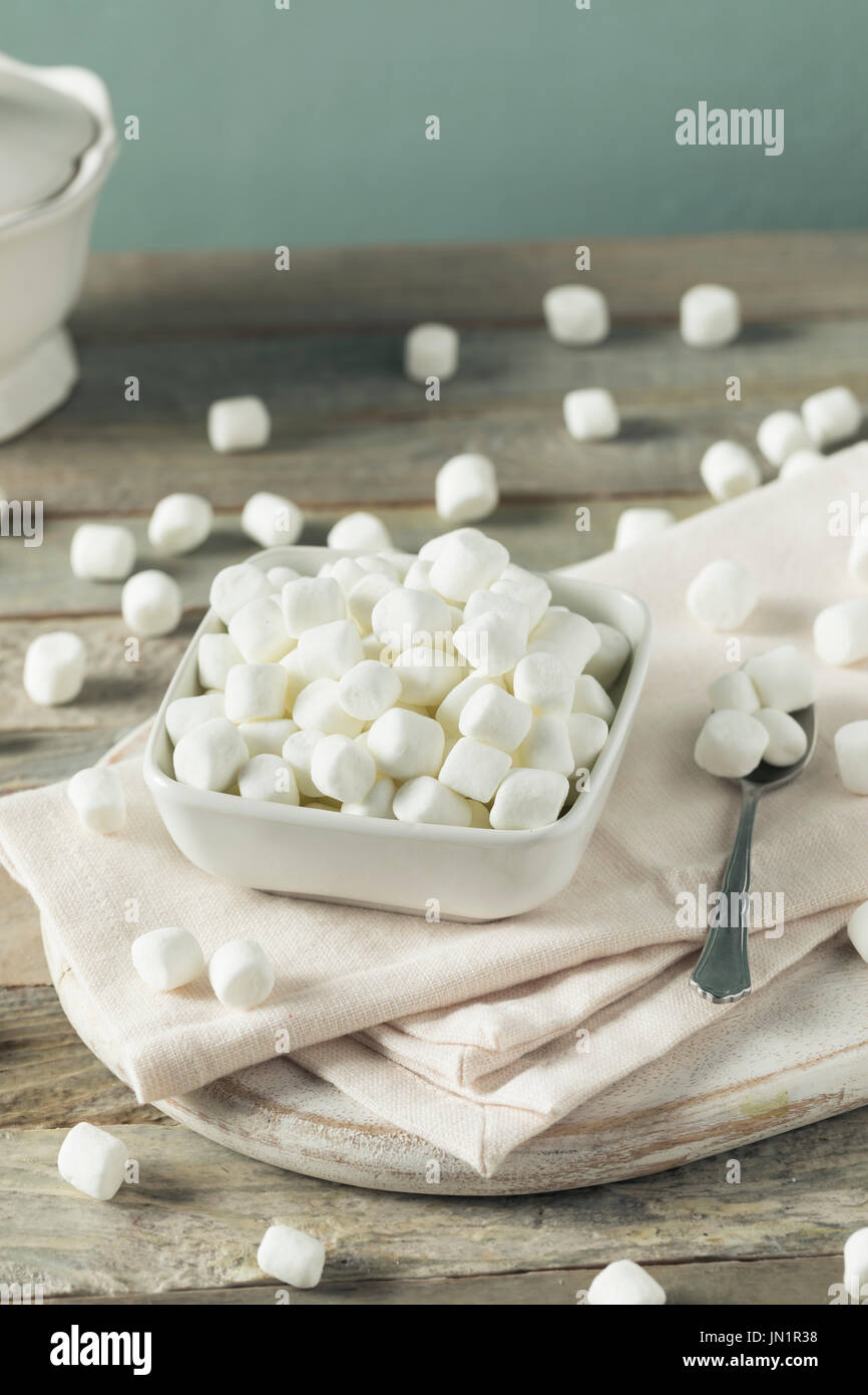 Mini marshmallow pile hi-res stock photography and images - Alamy