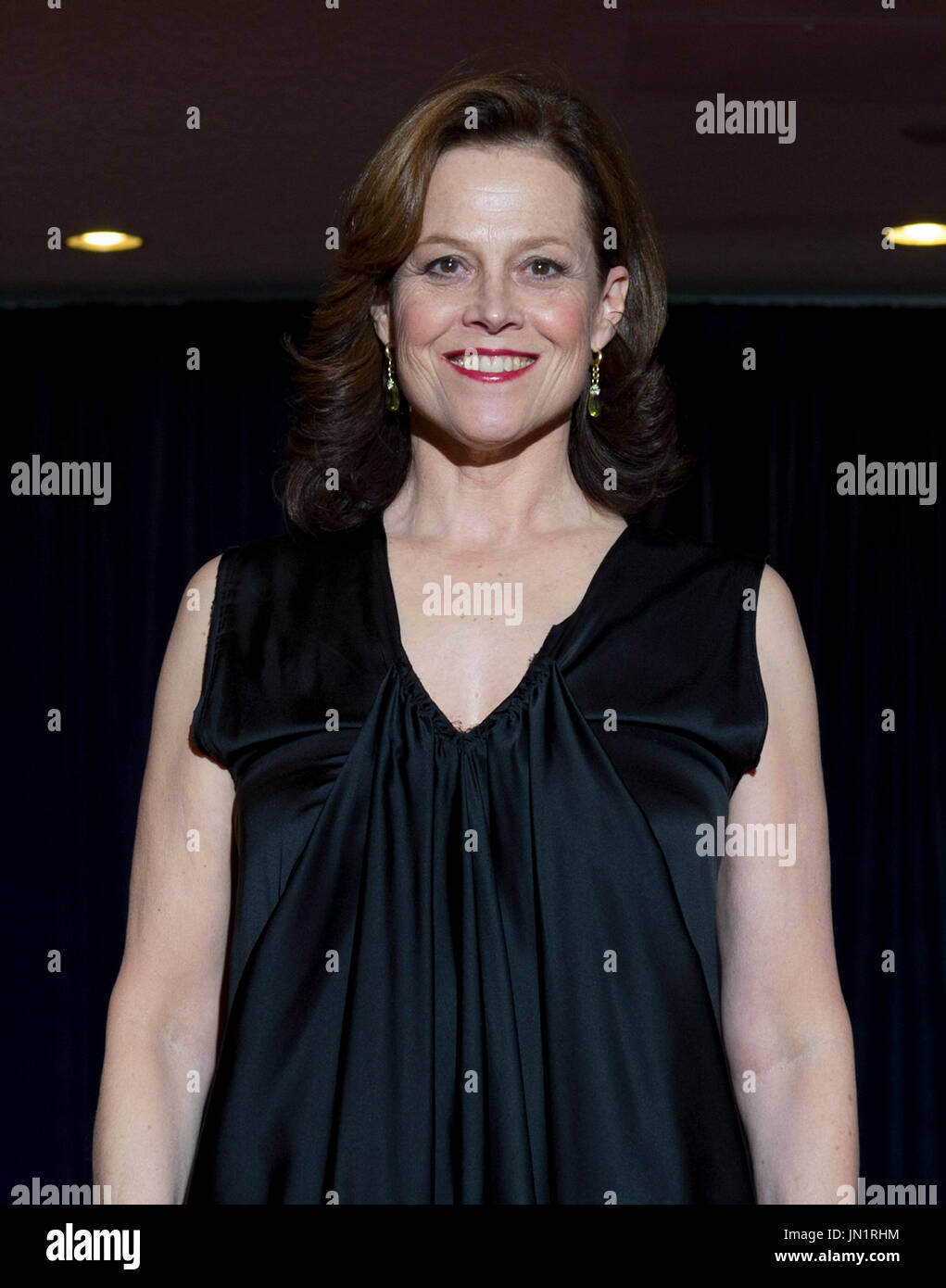 Sigourney Weaver arrives for the 2012 White House Correspondents ...