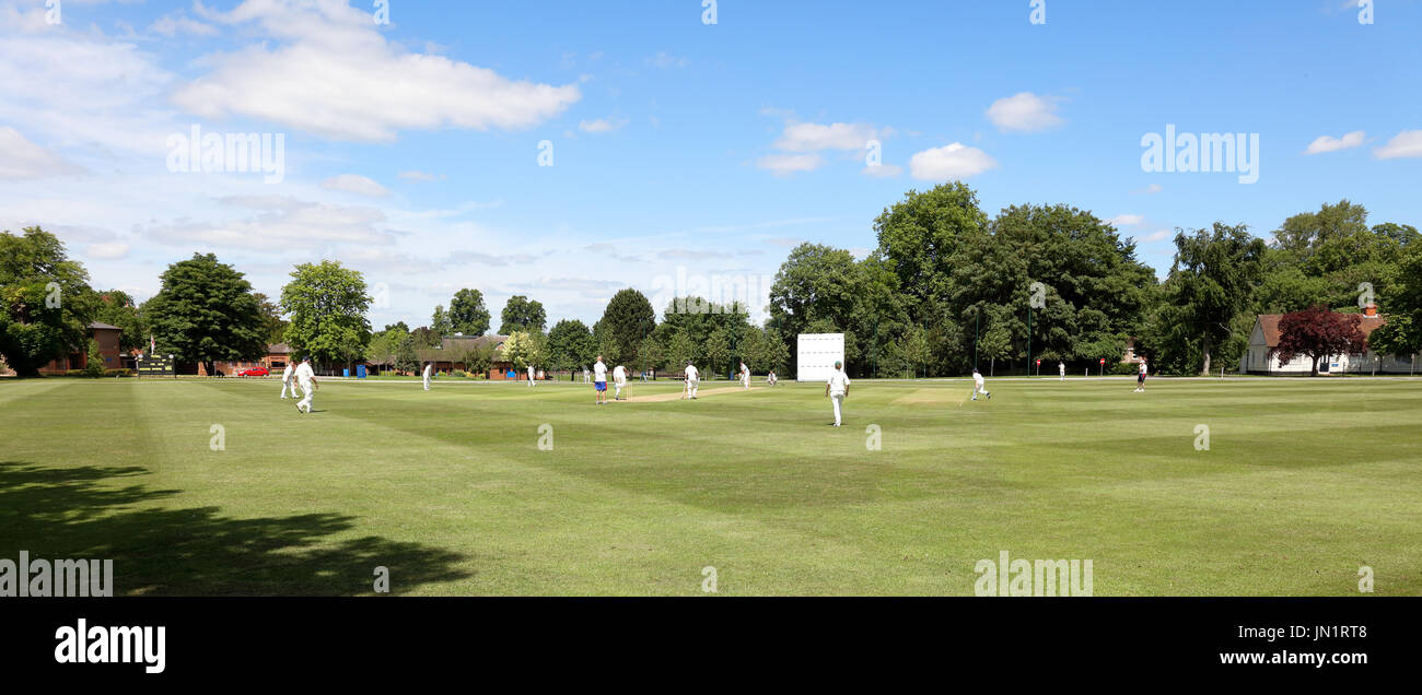 Village green cricket hi-res stock photography and images - Alamy