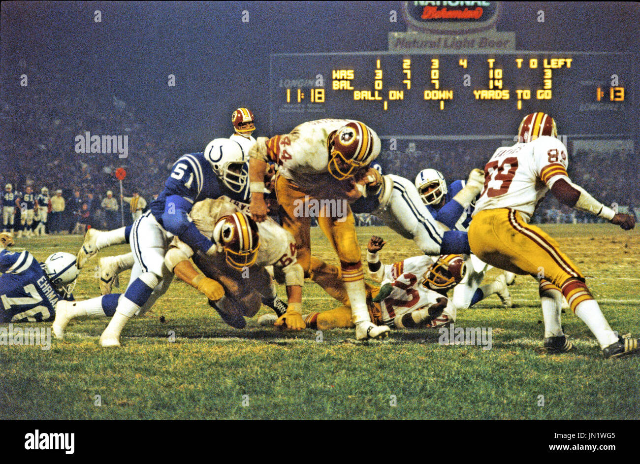 Washington Redskins running back John Riggins (44) scores a touchdown ...