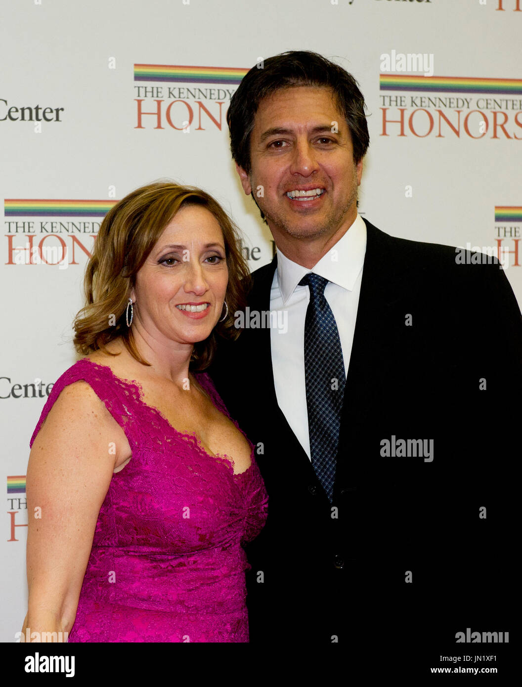 Ray Romano and his wife, Anna, arrive for the formal Artist's Dinner ...