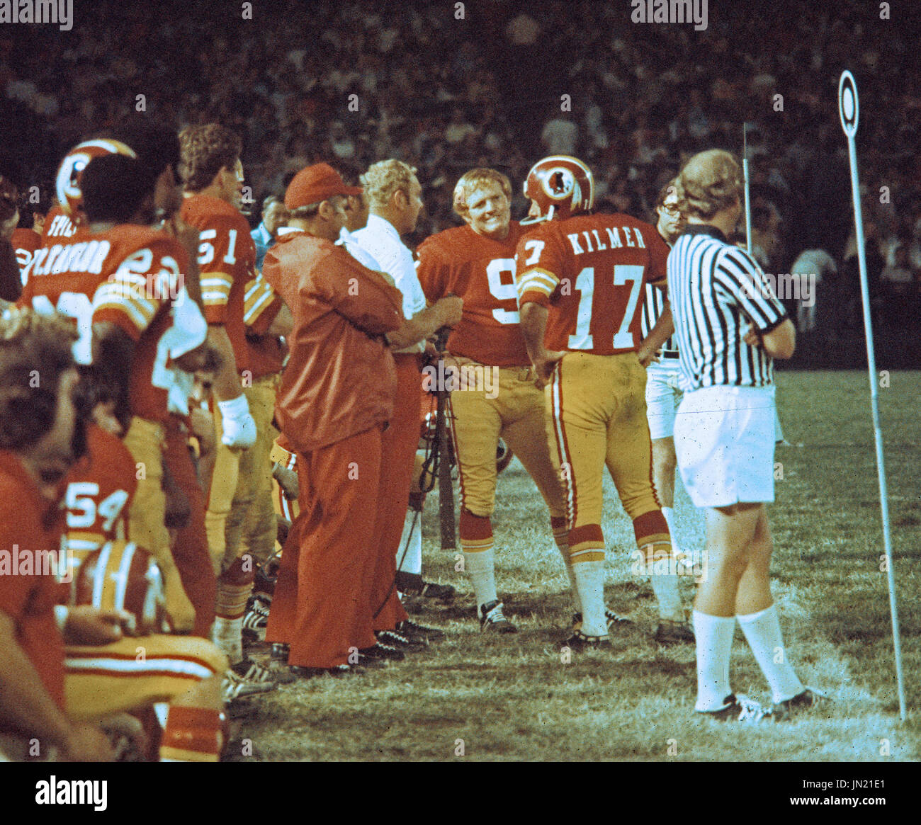 Washington Redskins quarterbacks Sonny Jurgensen (9) and Billy Kilmer ...