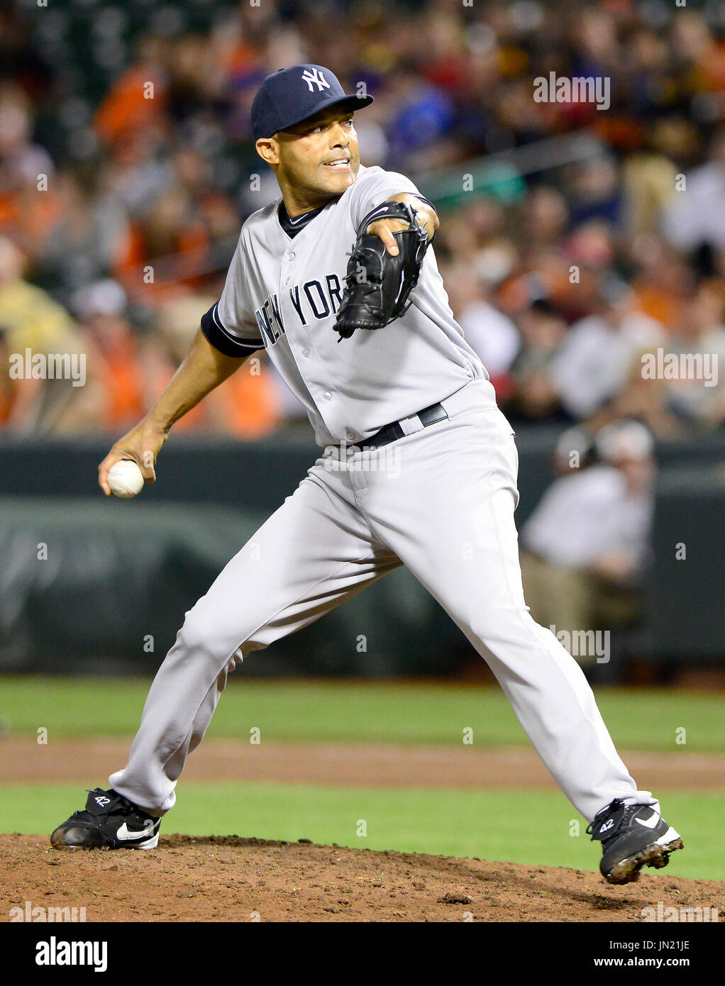 New York Yankees pitcher Mariano Rivera (42) pitches in the tenth ...