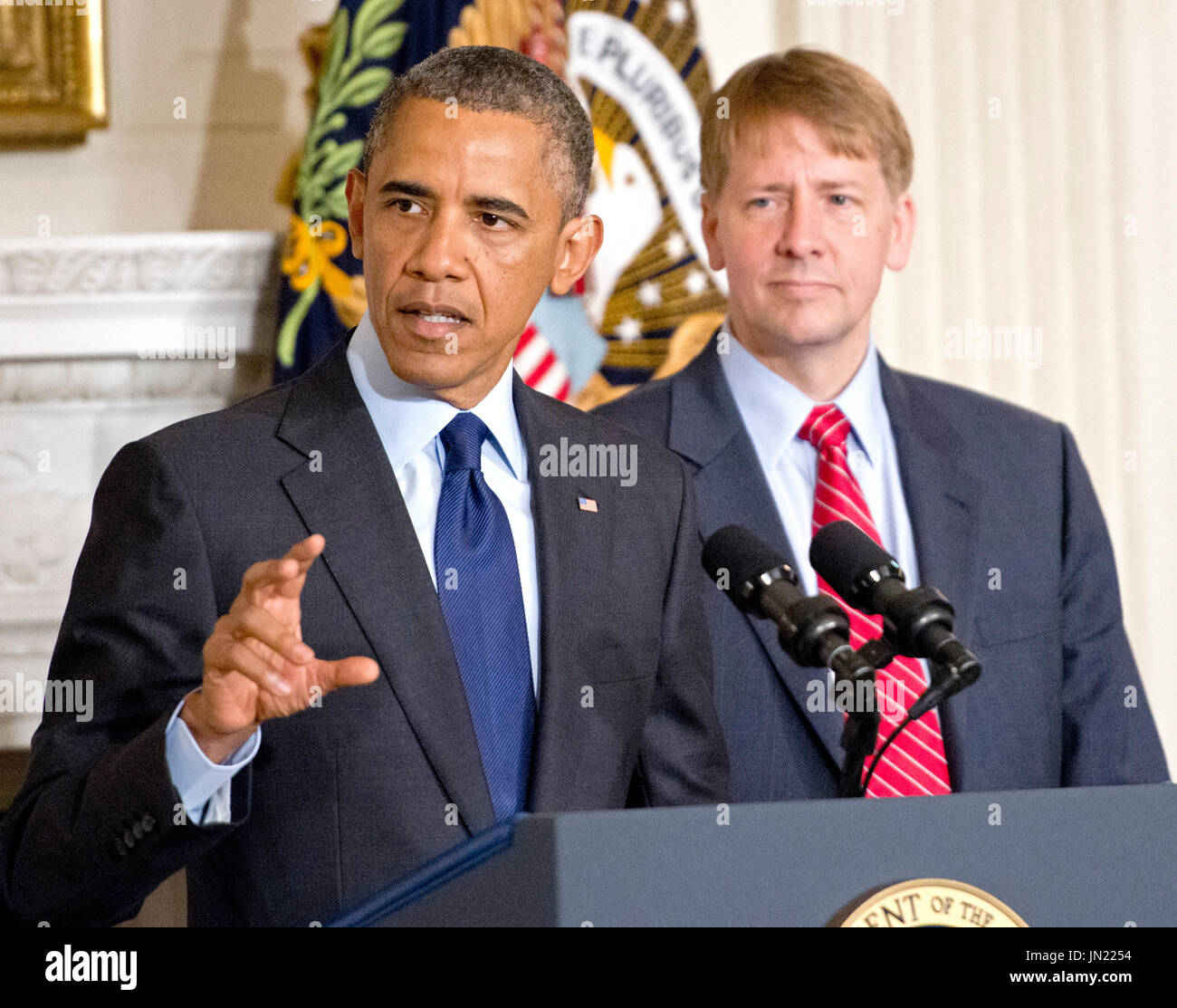 United States President Barack Obama delivers a statement in the State ...