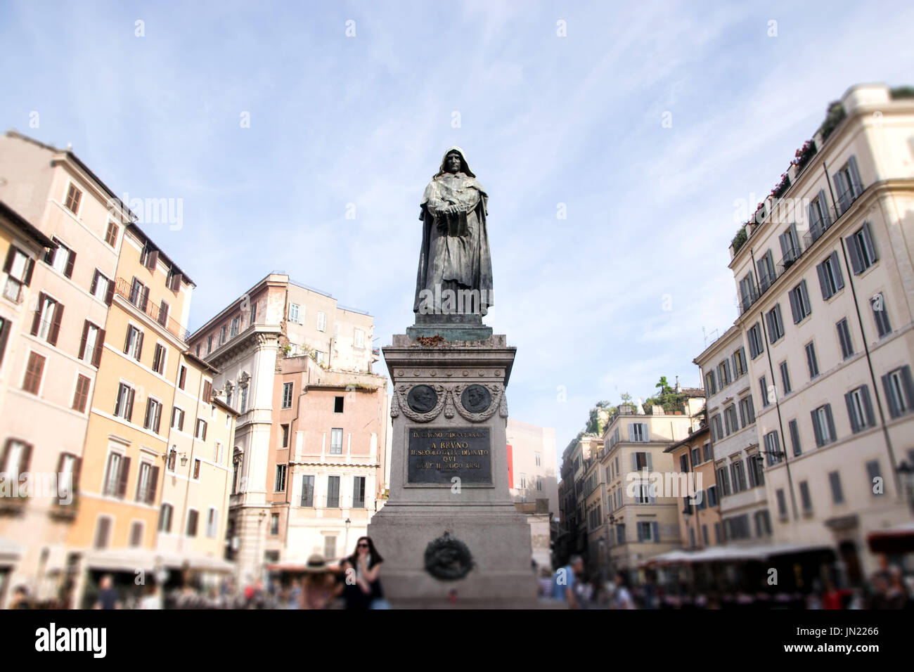 Giordano Bruno statue at the Campo Dei Fiori square in Rome, Italy ...