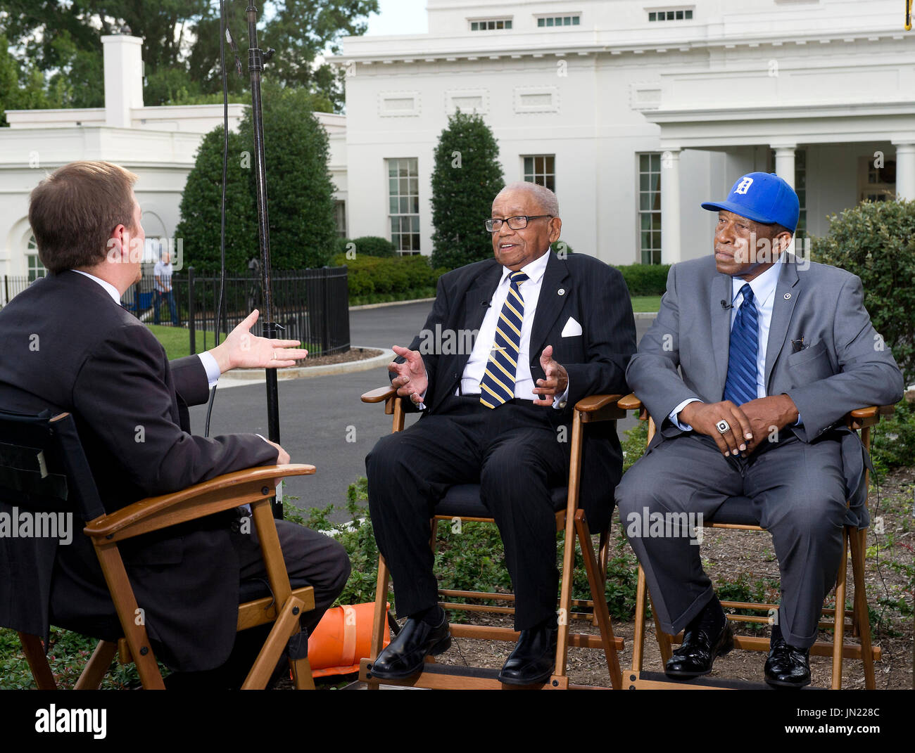 NBC White House Correspondent Chuck Todd, left, interviews Negro ...