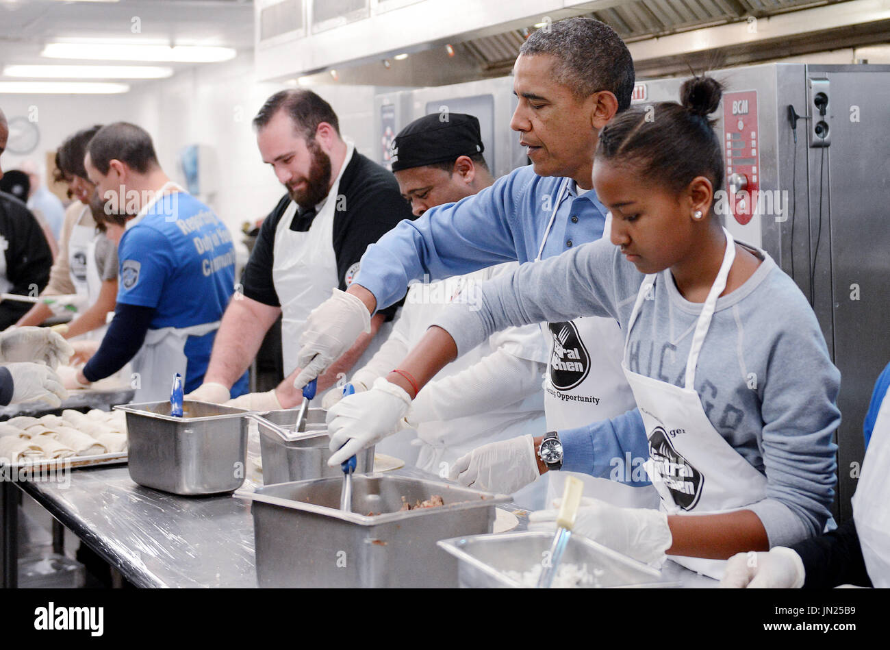 United States President Barack Obama and his daughter Sasha participate ...