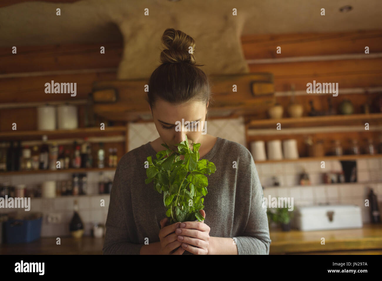 Smelling green hi-res stock photography and images - Alamy
