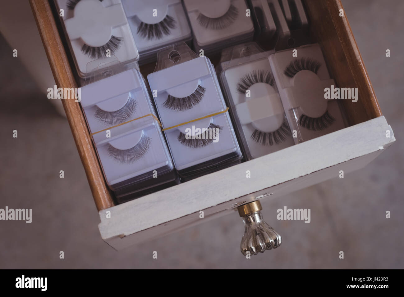 Fake eye lash hi-res stock photography and images - Alamy