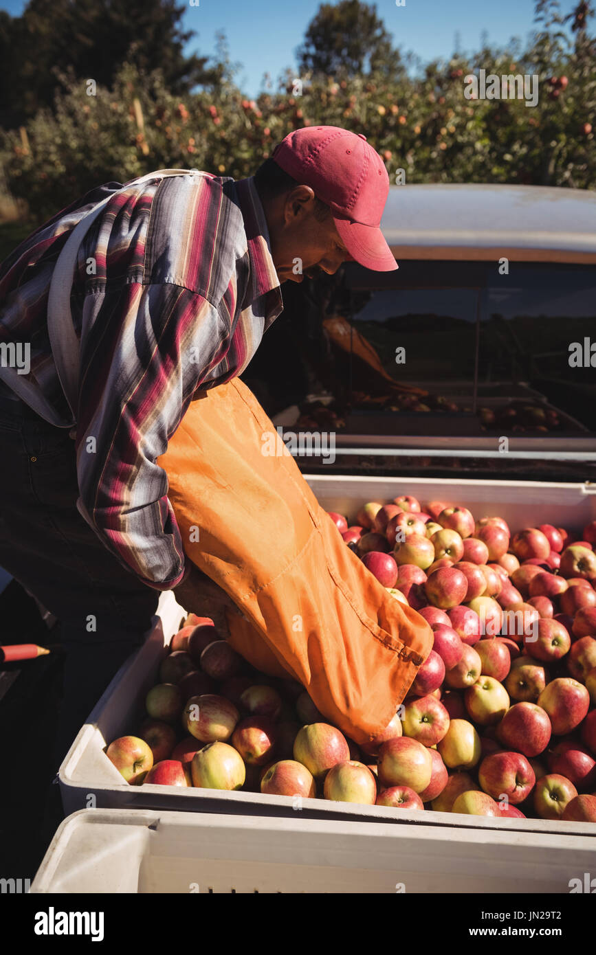 Apple truck hi-res stock photography and images - Alamy