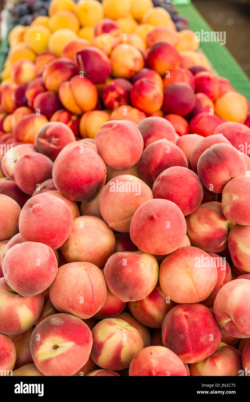 Peach display hi-res stock photography and images - Alamy
