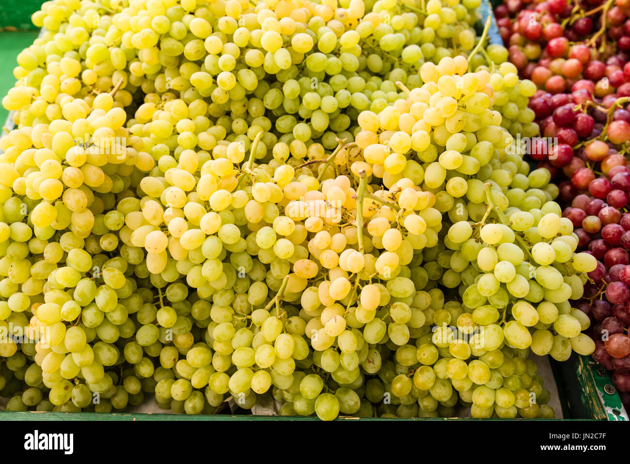 Yellow grapes hi res stock photography and images Alamy