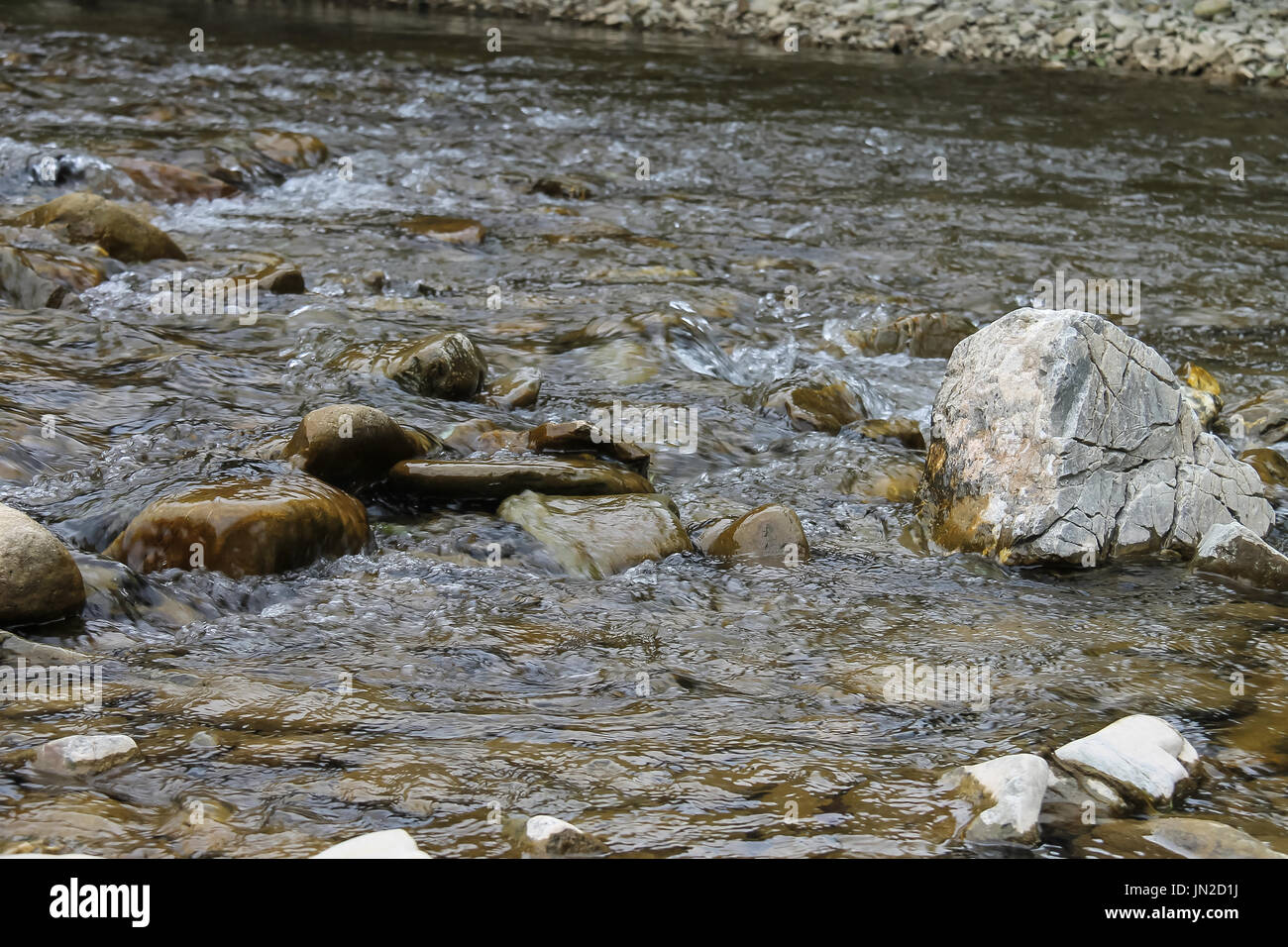 Large rocks in river hi-res stock photography and images - Alamy
