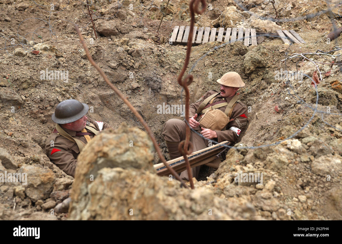 Stretcher bearers hi-res stock photography and images - Alamy