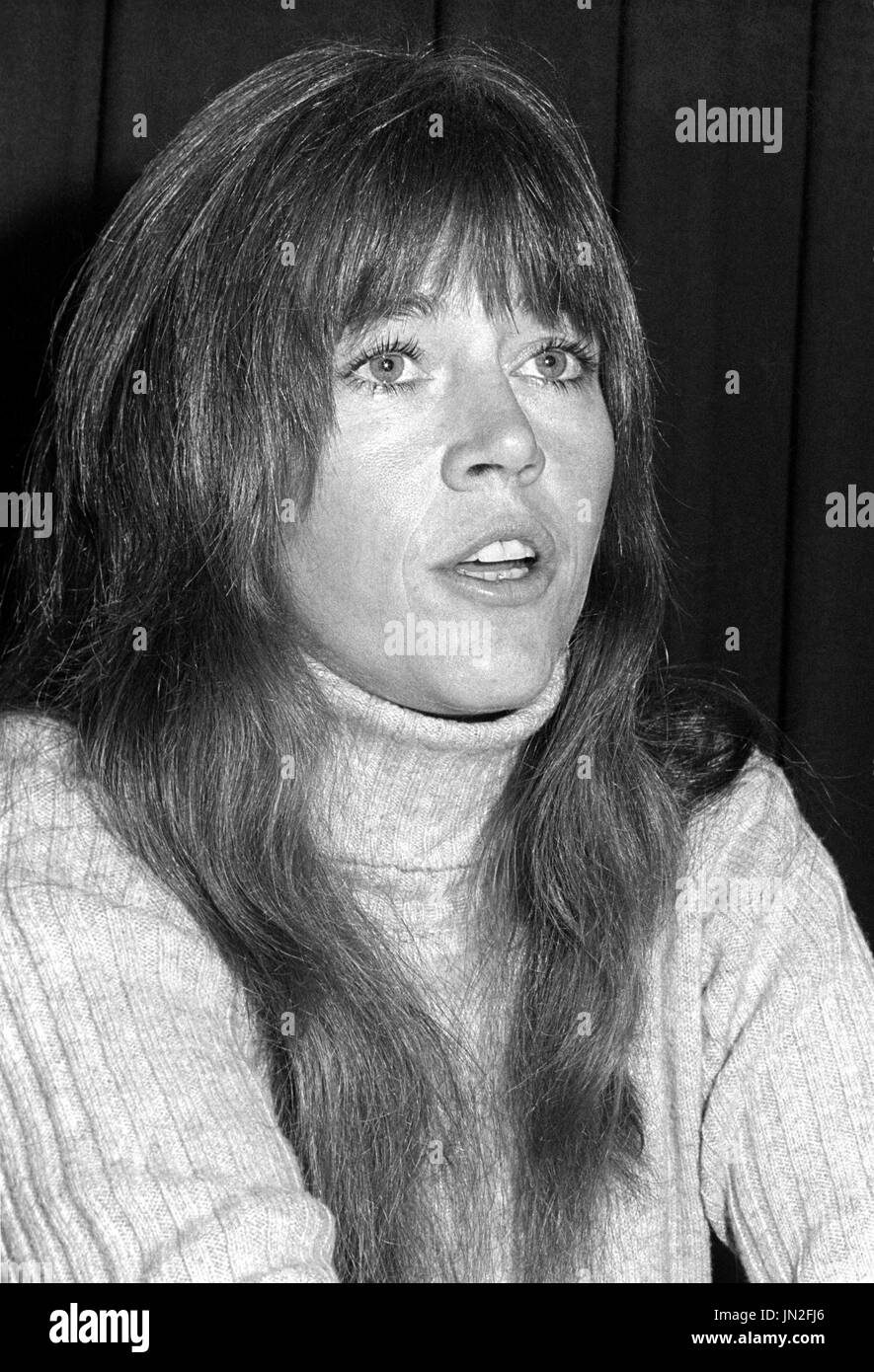 The actress Jane Fonda in 1975 Stock Photo - Alamy