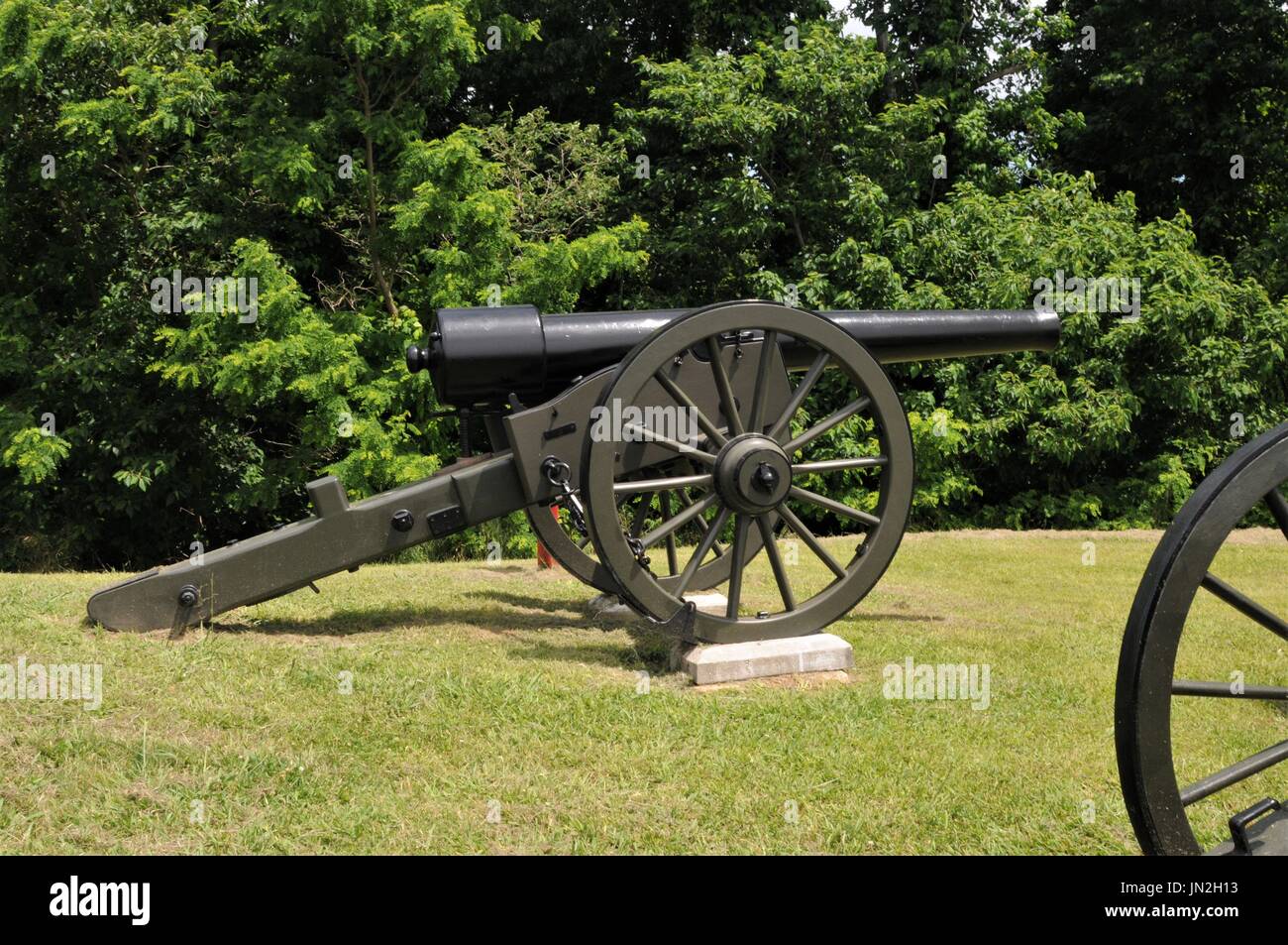 Confederate army with cannon hi-res stock photography and images - Alamy