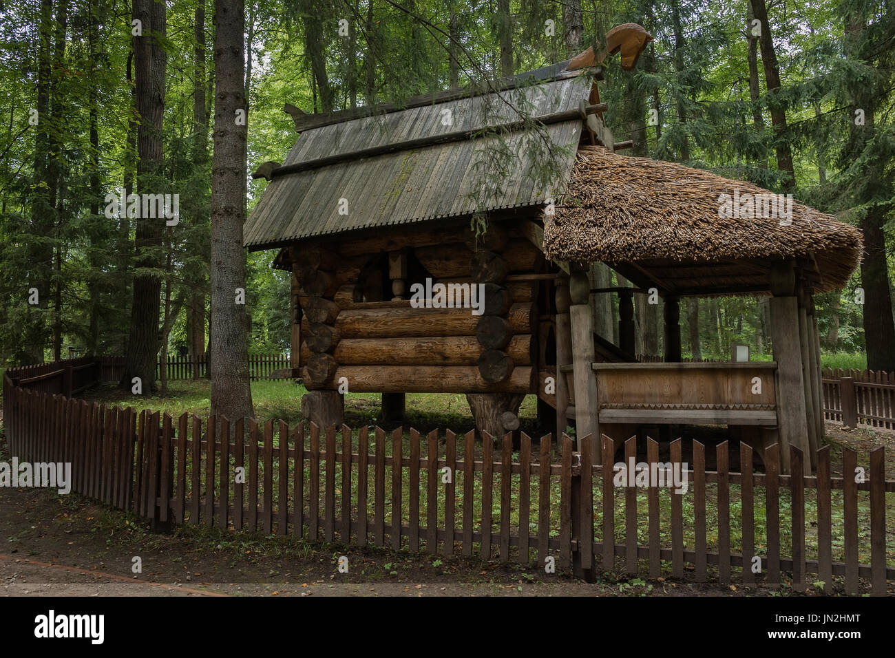 House on chicken legs hi-res stock photography and images - Alamy