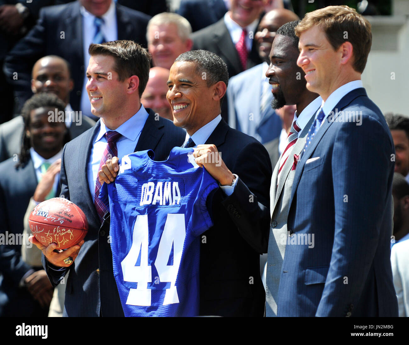 United States President Barack Obama welcomes the Super Bowl Champion ...