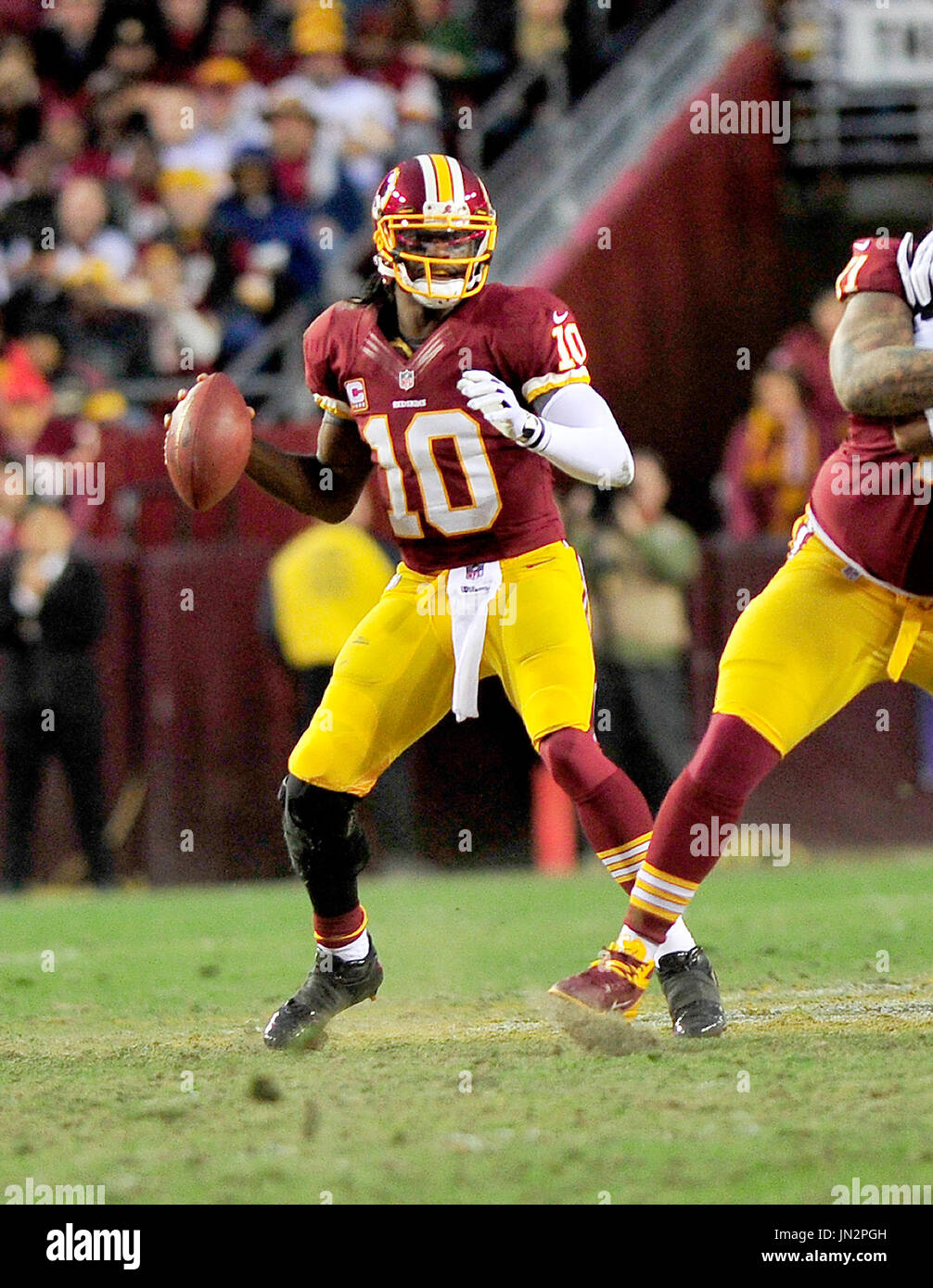 Washington Redskins quarterback Robert Griffin III (10) looks to pass ...