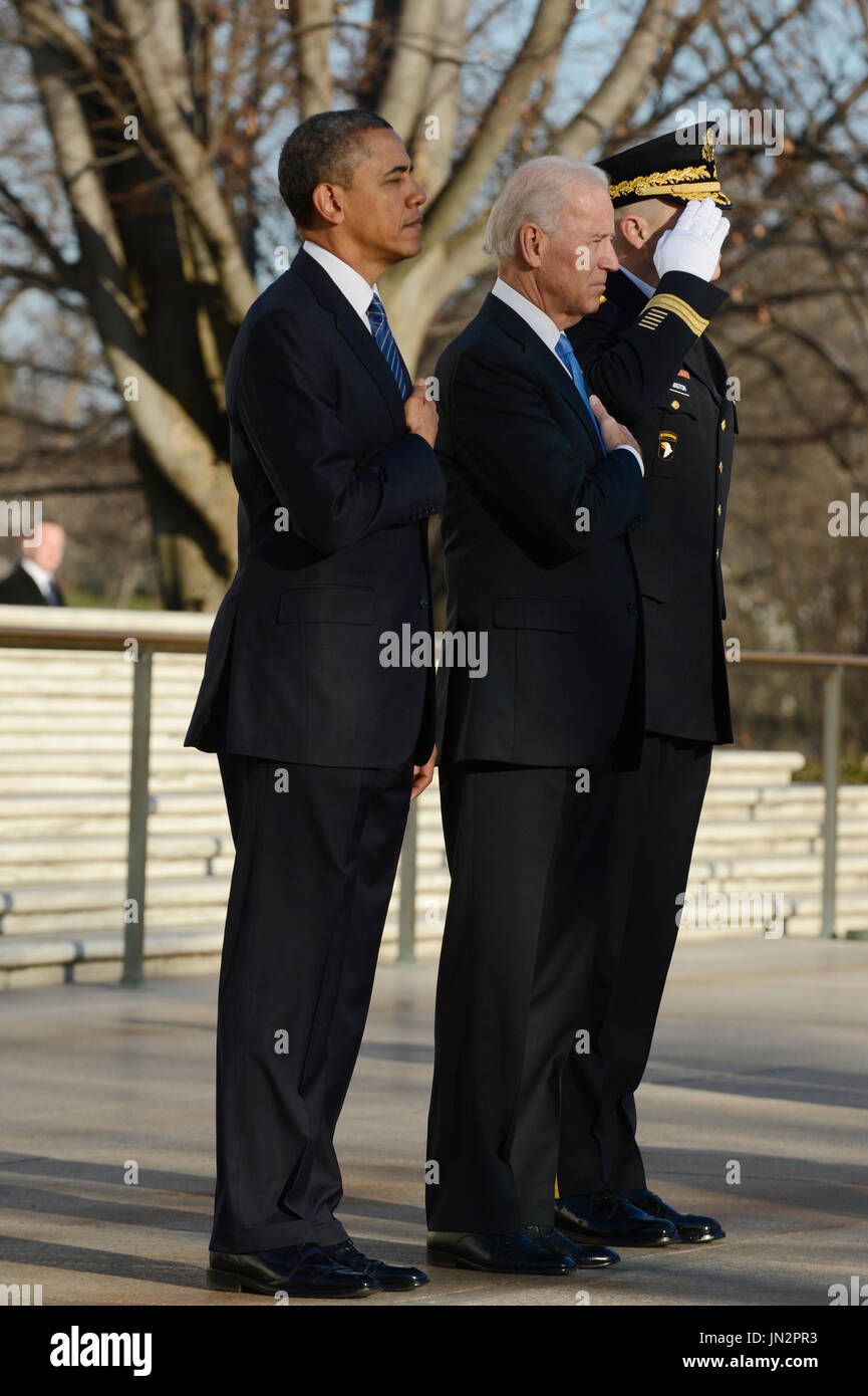 United States President Barack Obama (L), Vice President Joe Biden (C ...