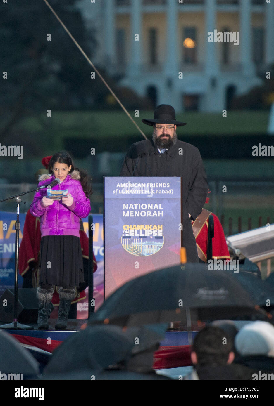 Perel-Leah Kimelman of Chicago, Illinois, left, reads her award winning ...