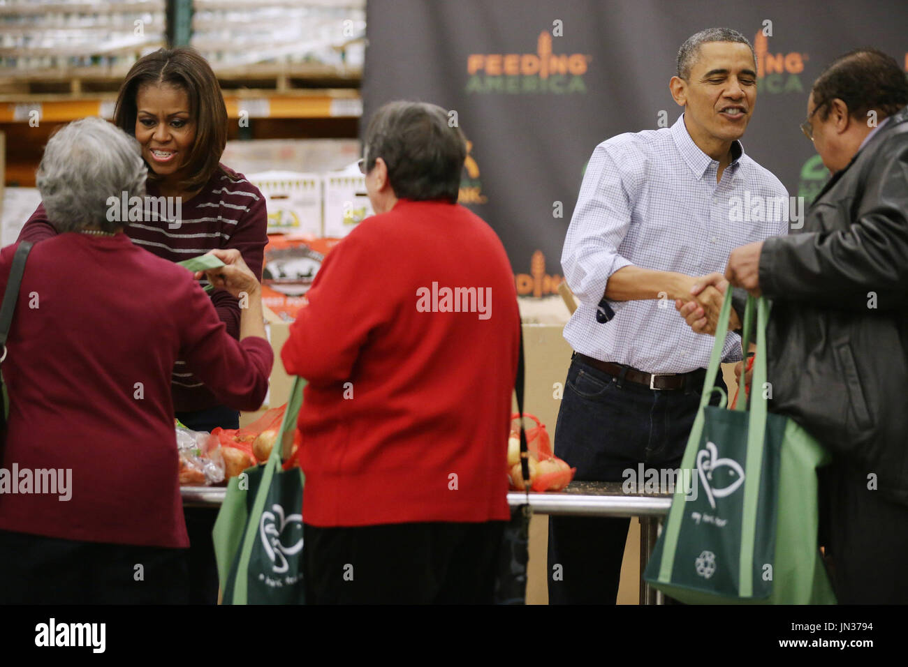 United States President Barack Obama (2ND R) and first lady Michelle ...