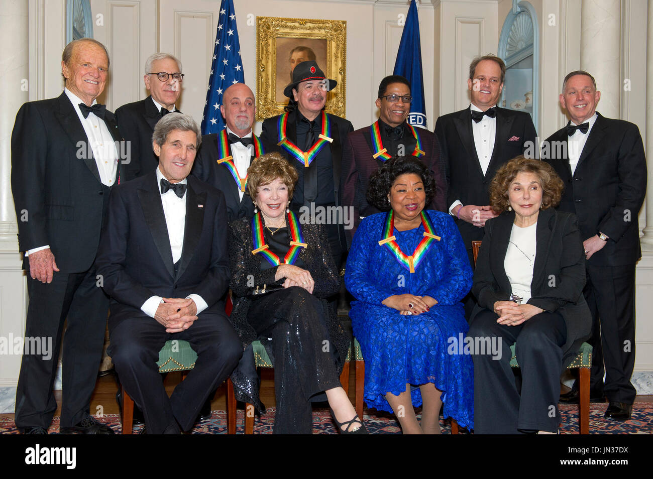 The five recipients of the 2013 Kennedy Center Honors pose for a group ...