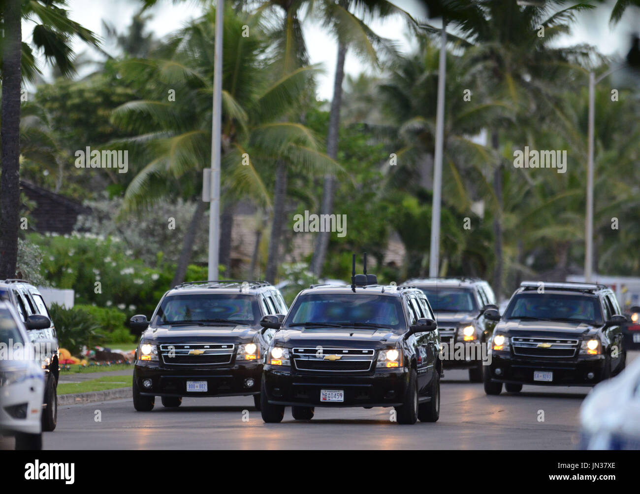 United States President Barack Obama's motorcade leaves his Kailuana ...