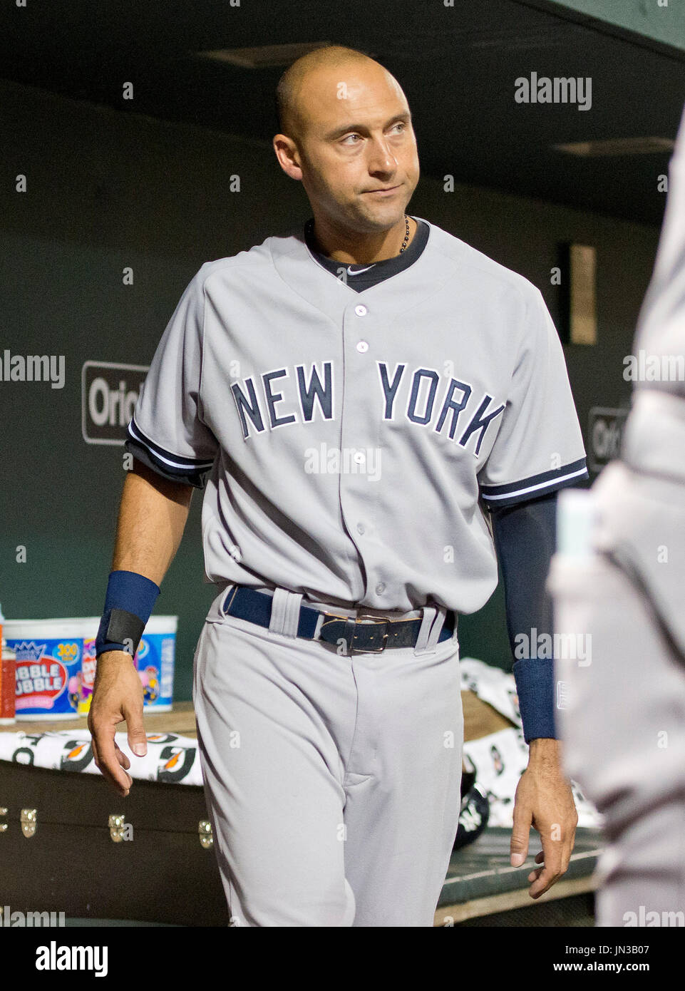 New York Yankees shortstop Derek Jeter (2) wears a disgusted look as he ...