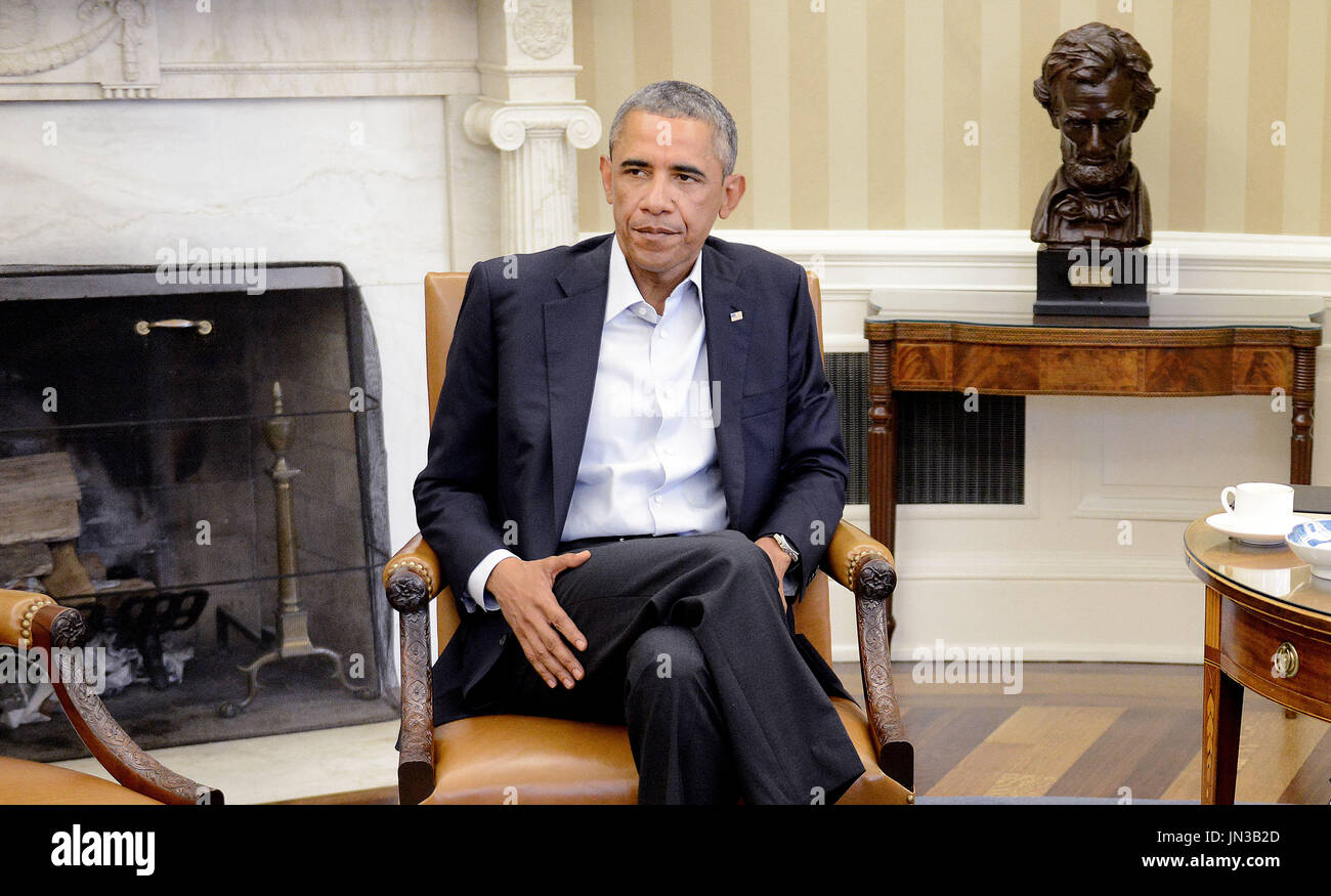 United States President Barack Obama meets with Attorney General Eric H ...