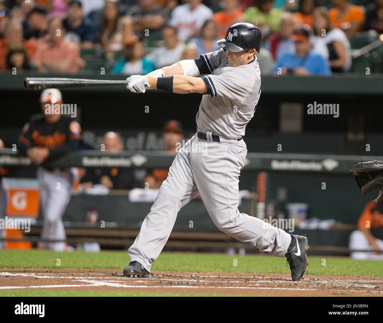 New York Yankees second baseman Stephen Drew (33) flies out in the ...