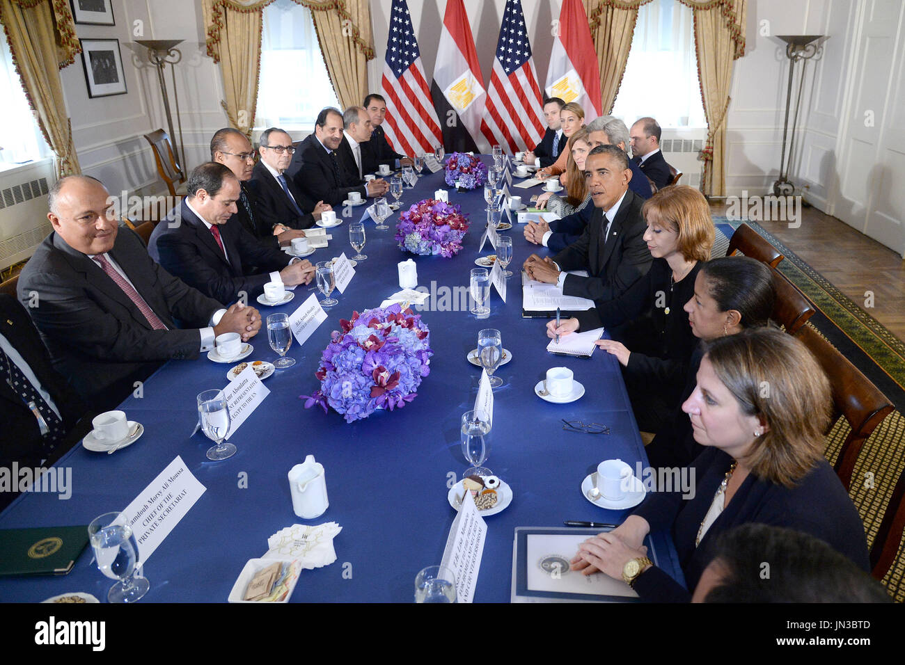 US President Barack Obama (center table right) holds a bilateral ...
