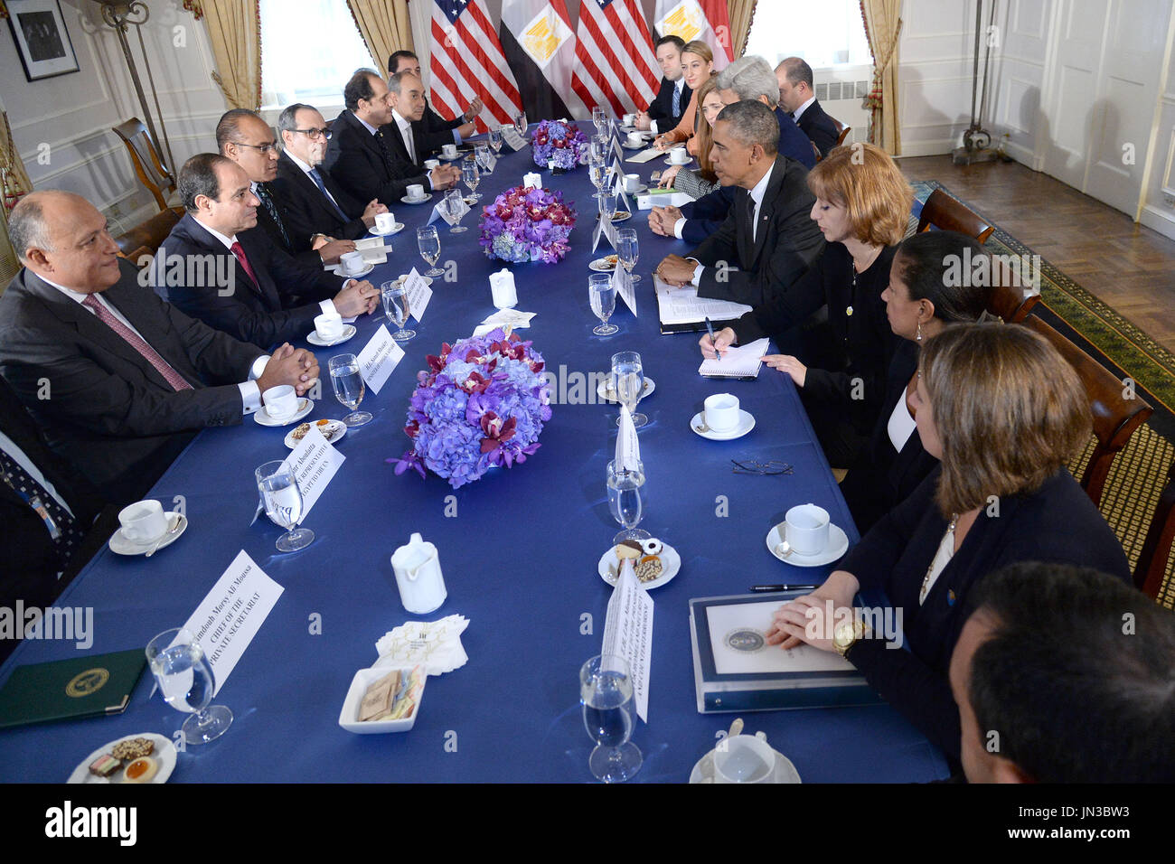 US President Barack Obama (center table right) holds a bilateral ...